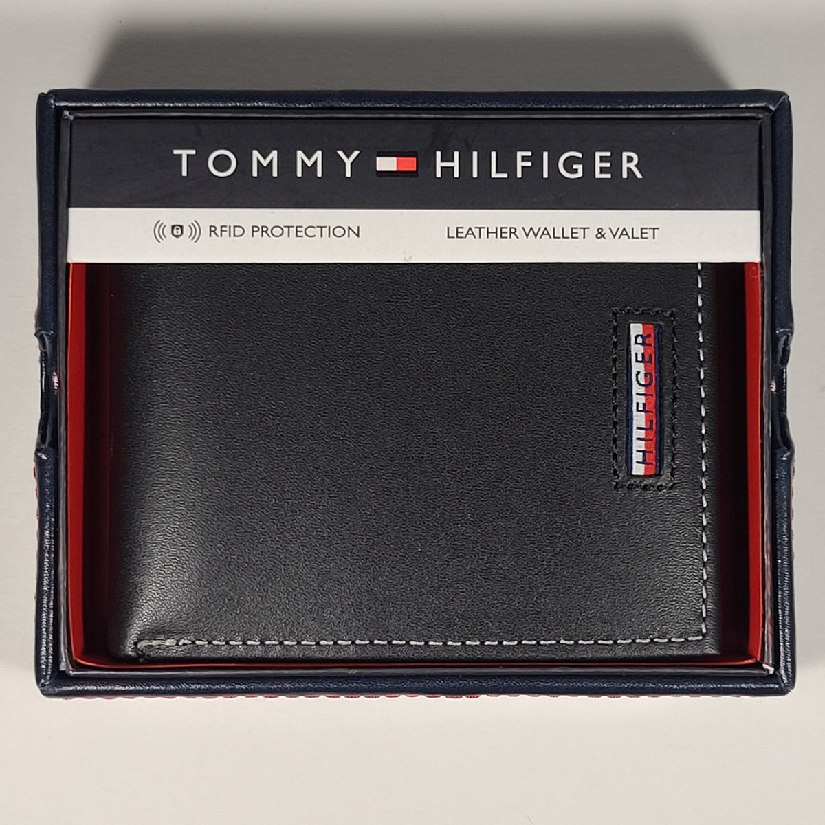 Tommy Hilfiger Men's Bifold Black Leather RFID Wallet & Valet Passcase
